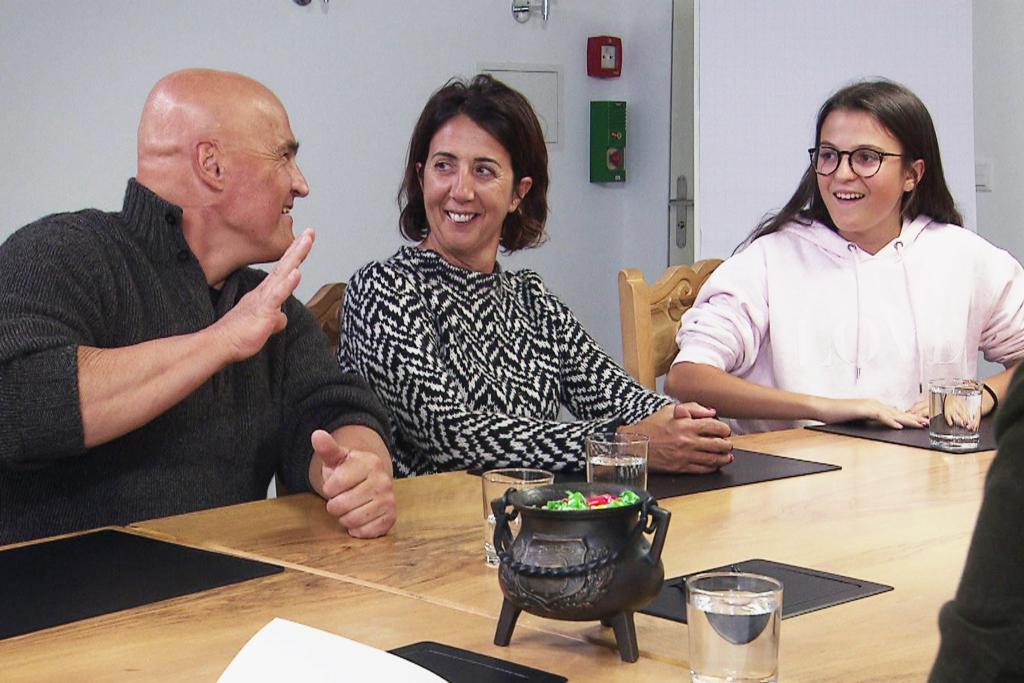 «DOK»-Serie: Schweizer machen - Medienportal - SRF