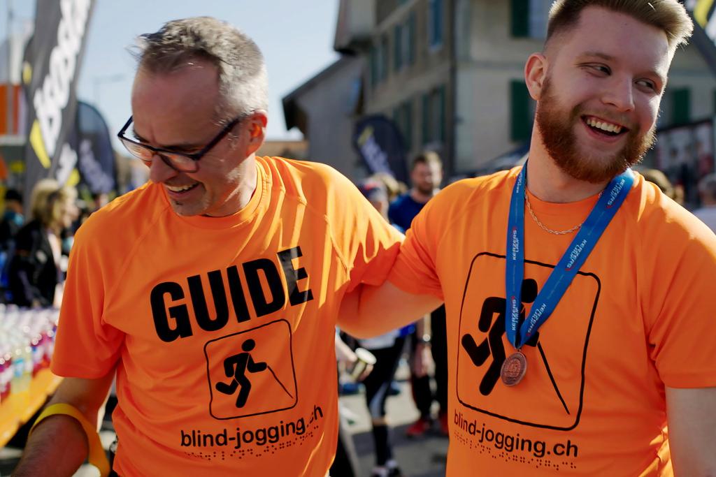 «DOK»: Blind Runners – Der Marathon ihres Lebens - Medienportal - SRF
