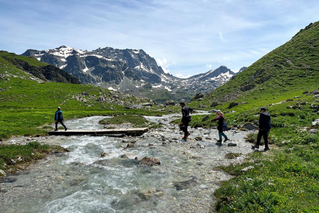 «SRF bi de Lüt – Abenteuer Wildnis»: Team Jura auf der Jagd nach der goldenen Axt im Nidleloch ...