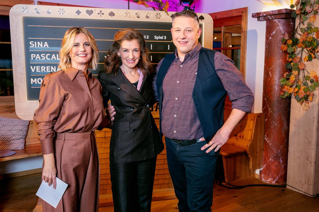 «Samschtig-Jass» mit Mundartsängerin Sina - Medienportal - SRF