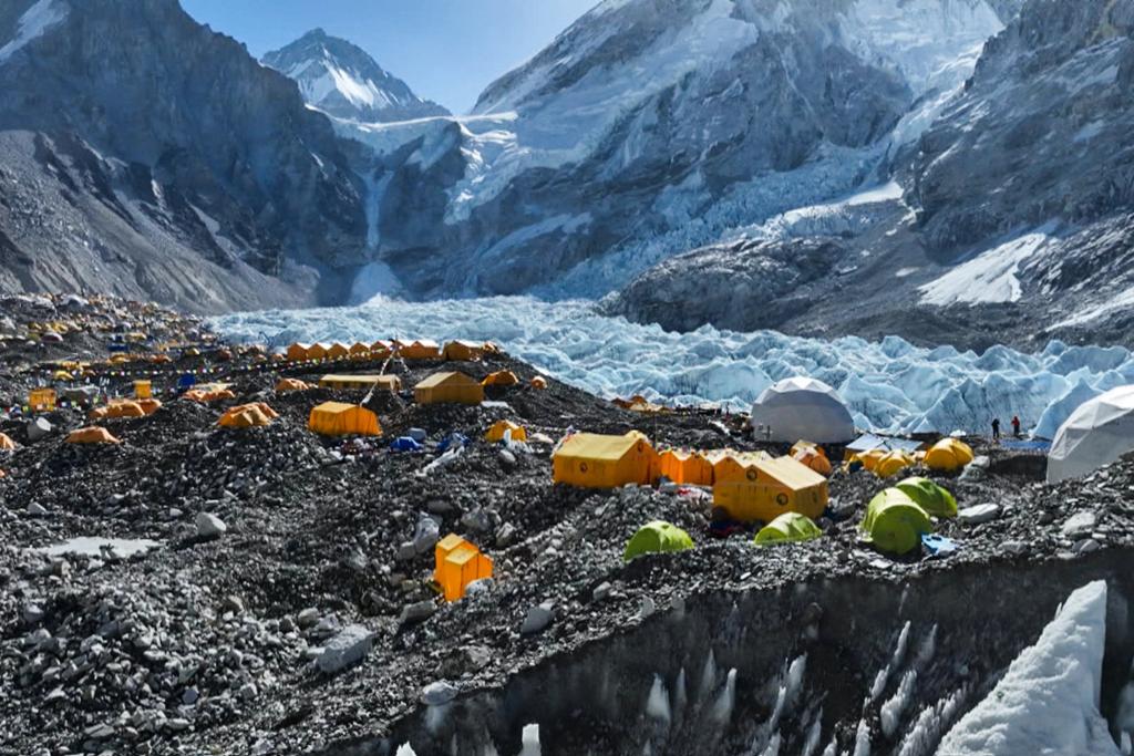 «SRF DOK – Hoch hinaus»: Wahnsinn am Everest - Medienportal - SRF