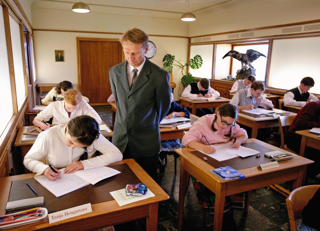 «Das Internat – Schule wie vor 50 Jahren» - Medienportal - SRF