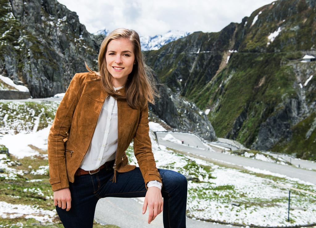 «Schweiz aktuell am Gotthard»: Katharina Locher führt durch die grosse ...